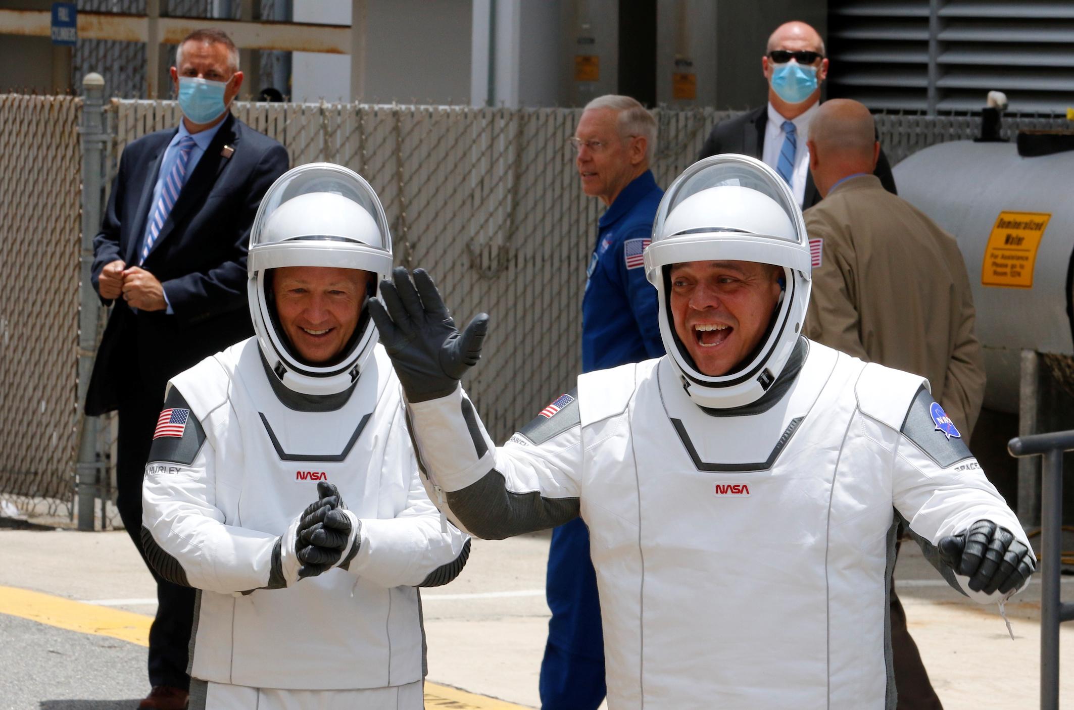 Bob and Doug, the best friends on historic SpaceX-NASA mission | GMA ...