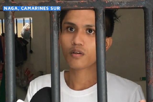 Lalaki sa Naga, arestado matapos suntukin at kagatin ang pulis na ... Lalaki sa Naga, arestado matapos suntukin at kagatin ang pulis na ...