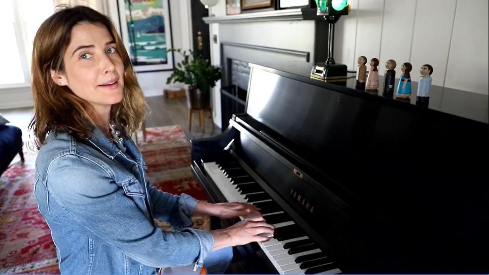 How I Met Your Mother's Robin Scherbatsky is back with a quarantine ...