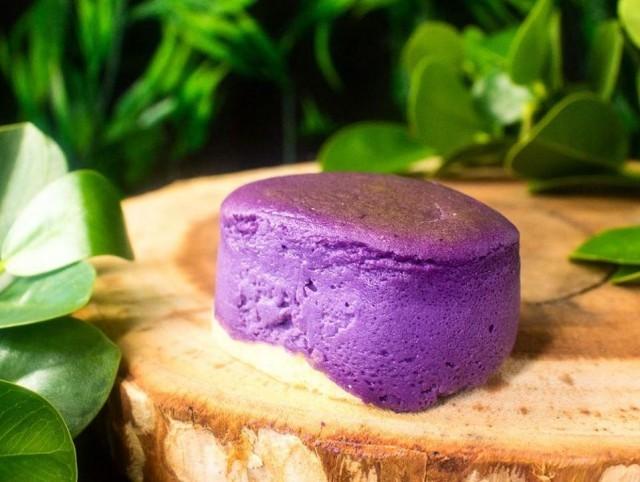 This Japanese bakery offers ube-flavored cheesecake for a limited time only