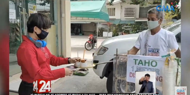 Taho vendor uses improvised stick to ensure social distancing with ...