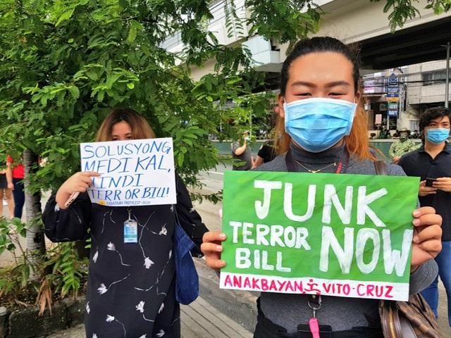 Anti-terror bill takes center stage in Independence Day rallies | GMA ...
