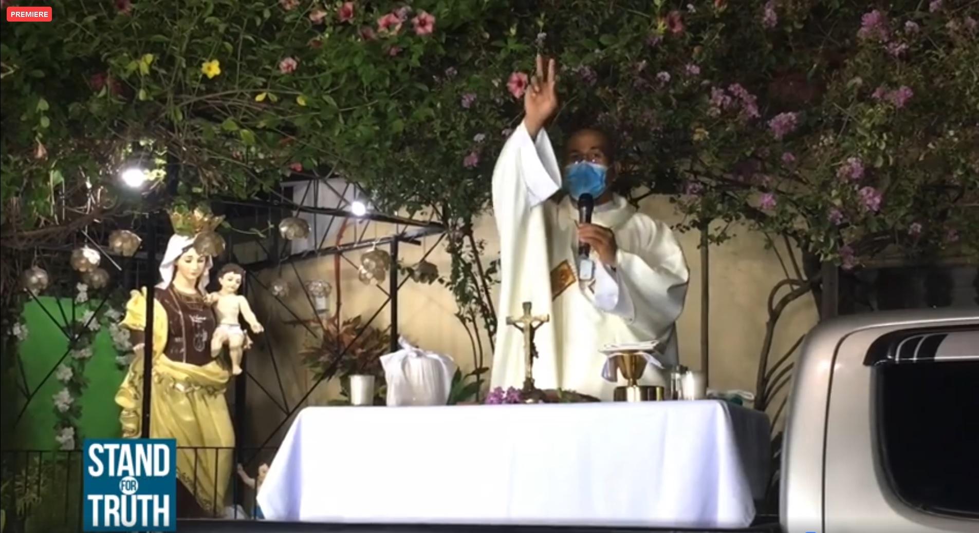 QC church celebrates mobile Mass amid COVID-19 threat | GMA News Online