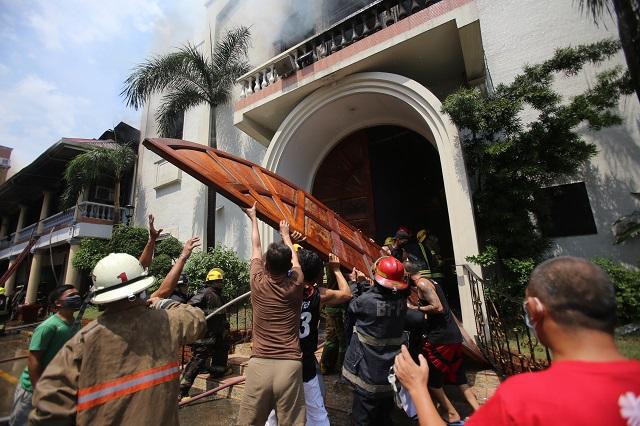 400-year-old Sto. Niño missing after Pandacan church fire | GMA News Online