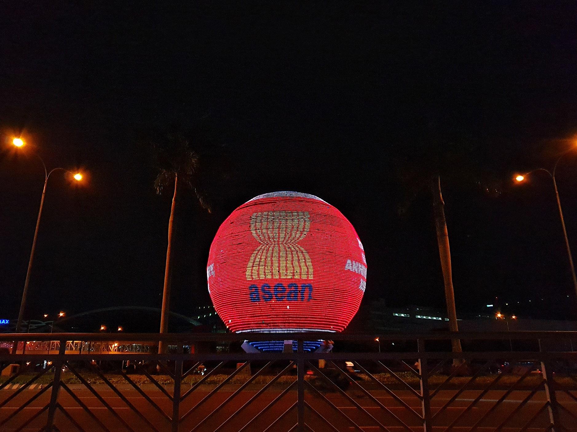 SM MOA globe lights up for ASEAN's 53rd founding anniversary | Photos ...