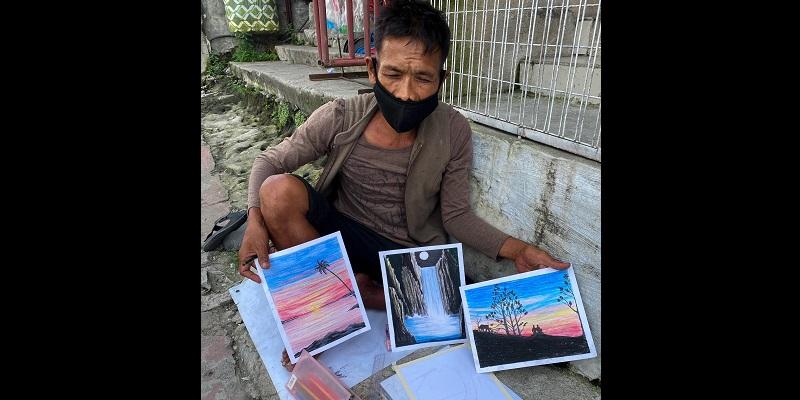 Lolo who sells artworks on the sidewalk amid pandemic goes viral | GMA ...