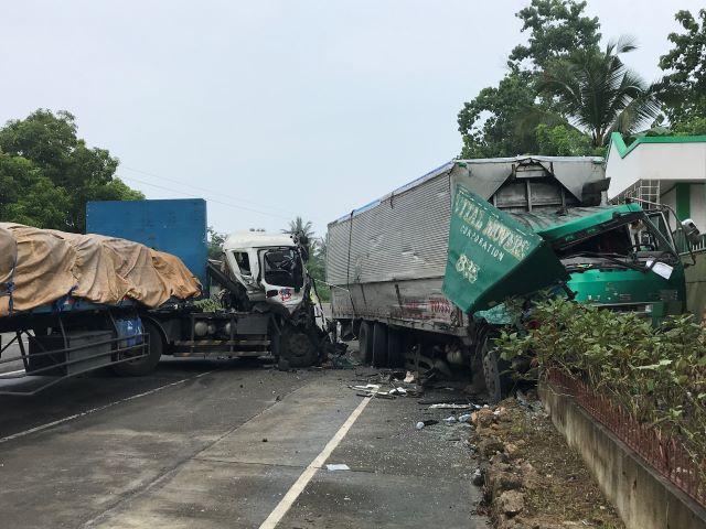 4 sugatan sa salpukan ng 2 truck sa Andaya Highway, Camarines Sur ...