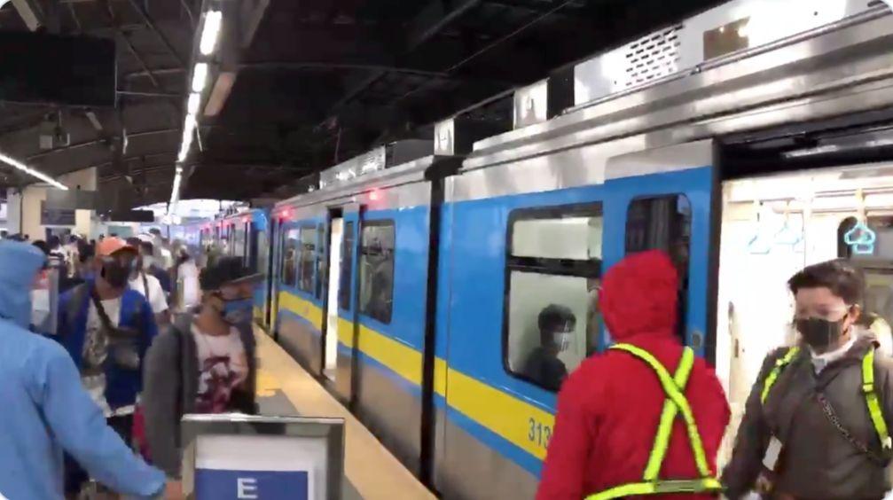 MRT3 ridership up by 30% amid Alert Level 1, fuel price hikes —official ...