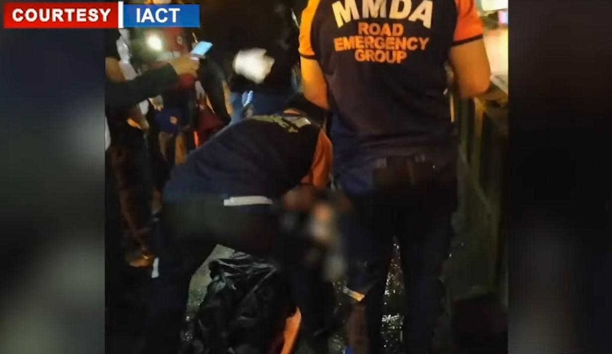 Traffic enforcer na tumulong sa nakatatandang pedestrian, patay nang ...