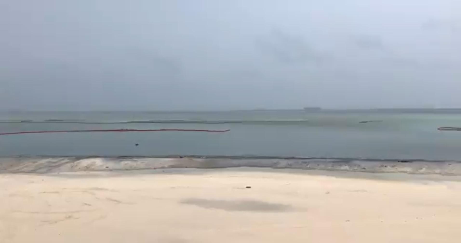 Slight seas, rain seen at Manila Bay ‘white sand’ beach | GMA News Online