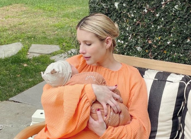 Emma Roberts shares first photo with newborn son Rhodes | GMA News Online