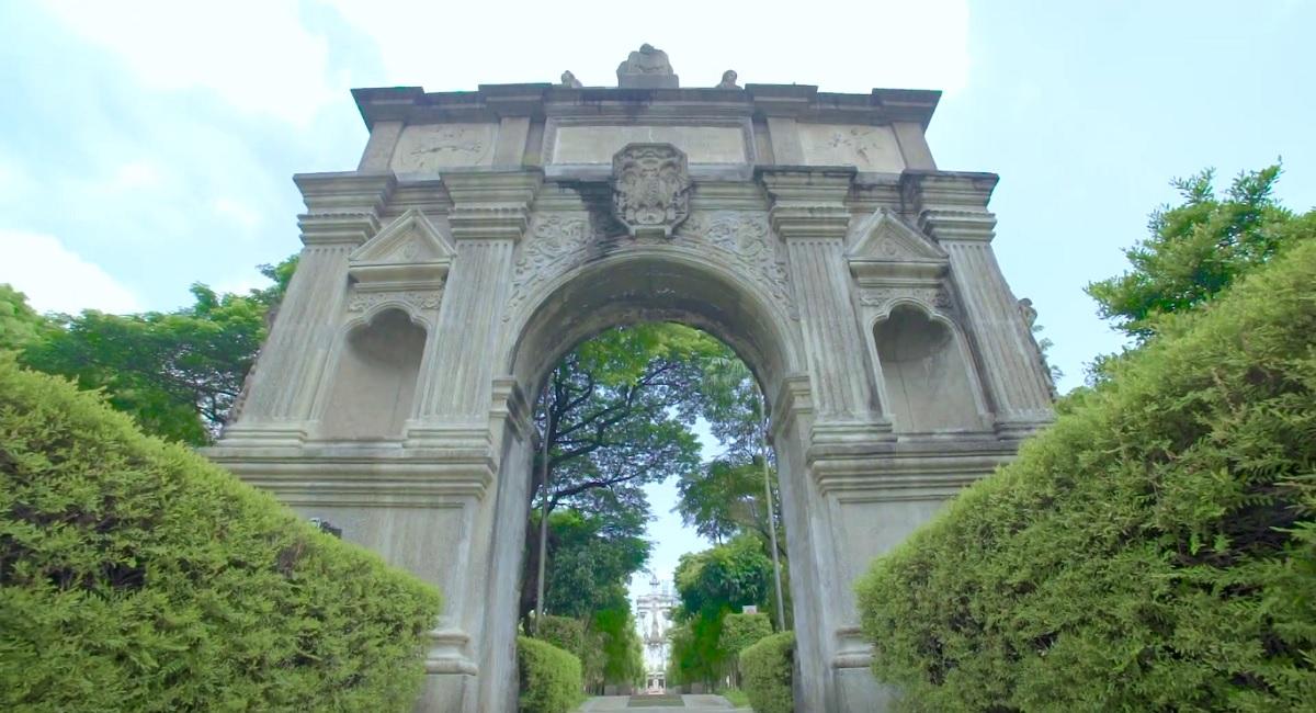 Mayor Isko OKs UST’s plan to hold face-to-face classes for med, health ...