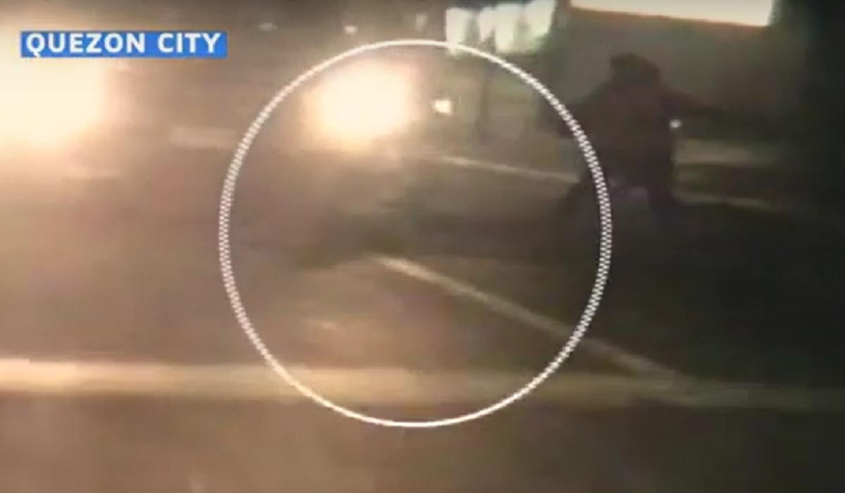 Pahinanteng natumba sa harap ng umaandar na truck, patay | Balitambayan Pahinanteng natumba sa harap ng umaandar na truck, patay | Balitambayan