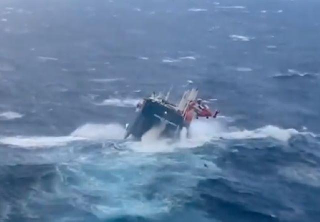 Huge waves batter Dutch cargo ship drifting in Norwegian Sea | GMA News ...