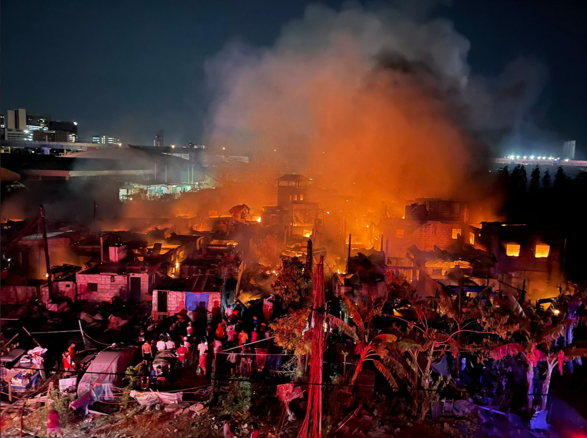 50 houses, warehouse damaged in Muntinlupa fire | GMA News Online