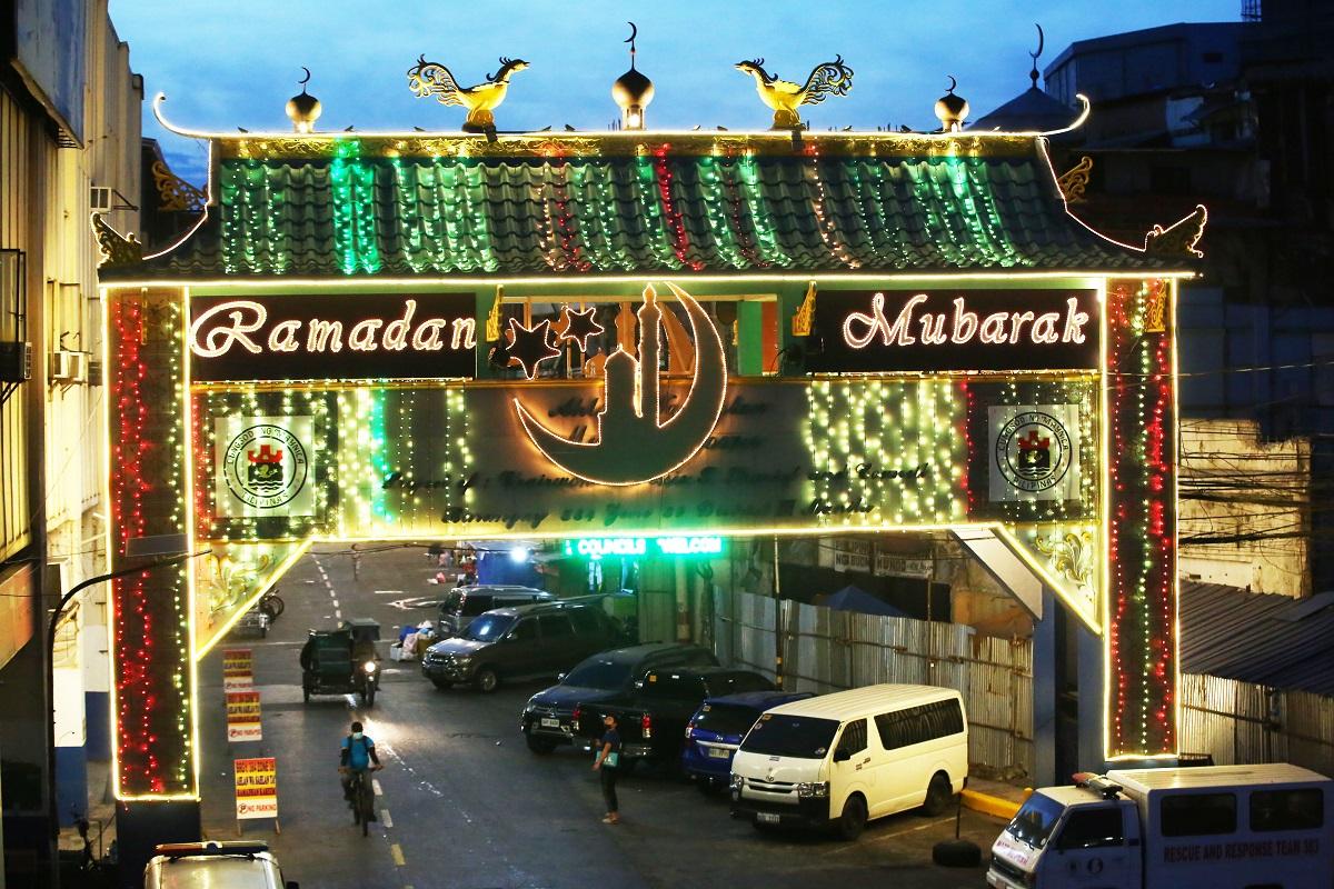 Arch leading to Golden Mosque illuminated for Ramadan | Photos | GMA ...