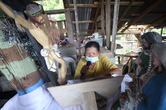 Devotee single-handedly chants days-long Pabasa ng Pasyon | Photos ...