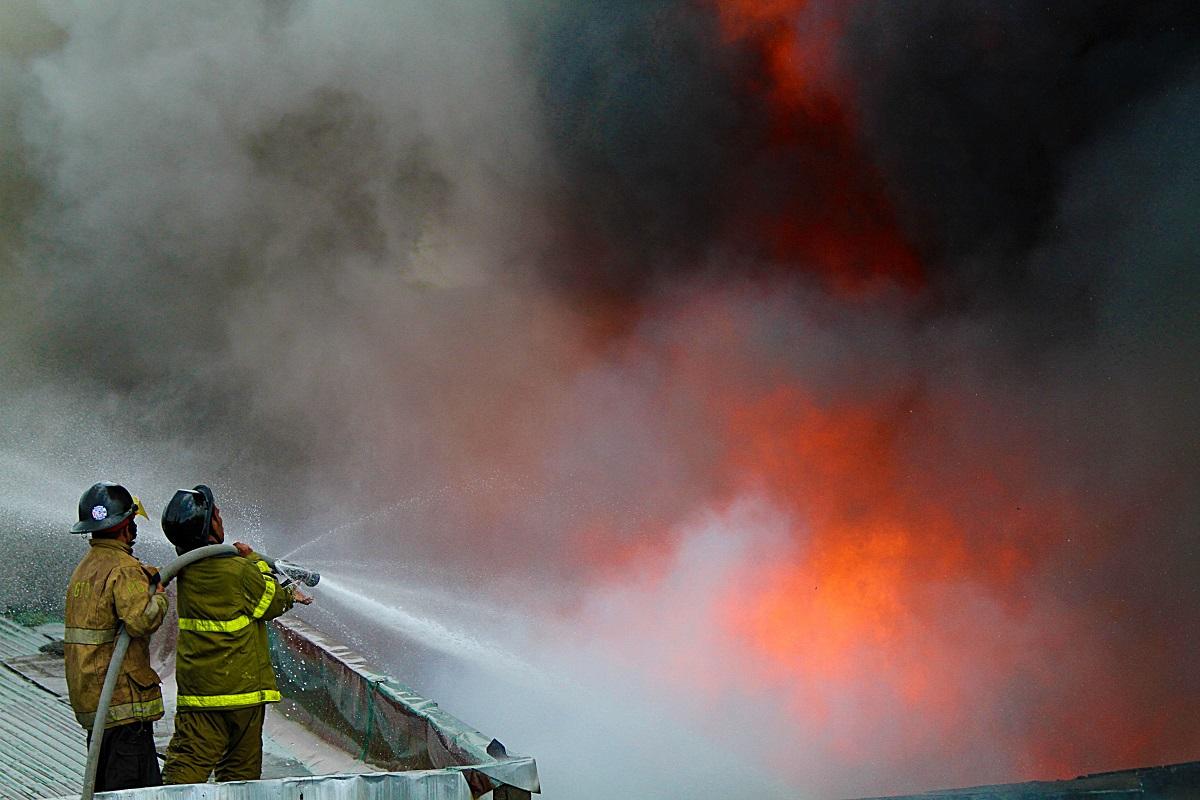 Ex-Mayor Lim's ancestral house affected by Tondo fire | Photos | GMA ...