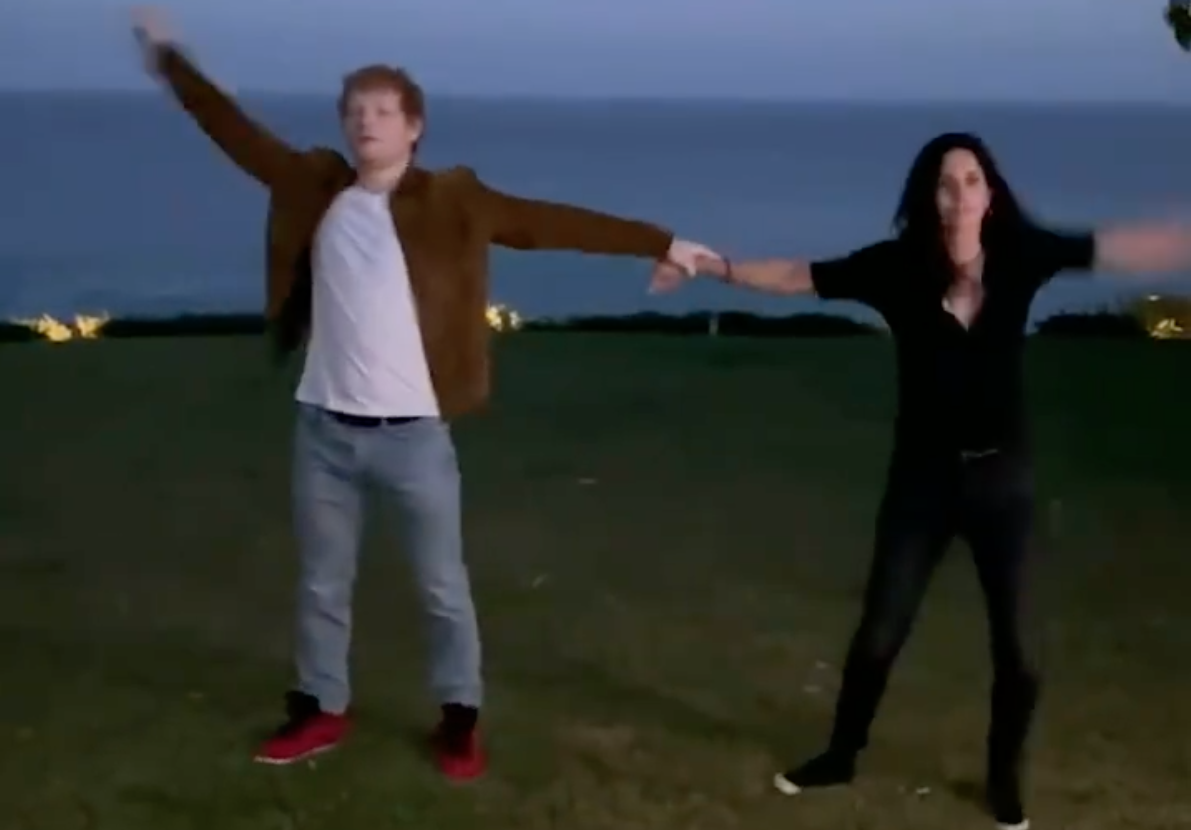 Courteney Cox, Ed Sheeran perform ‘The Routine’ dance from ‘Friends ...