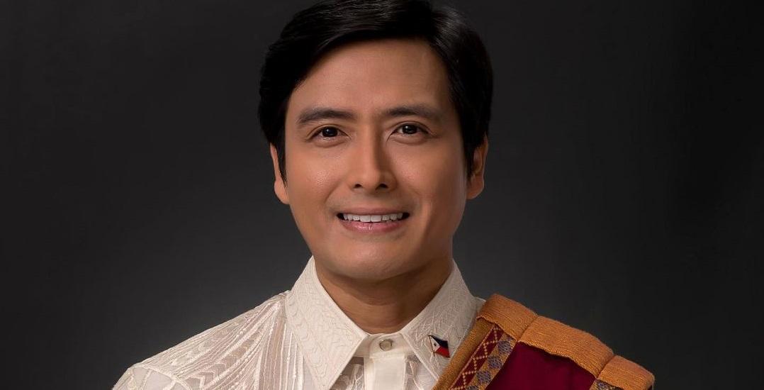 Alfred Vargas earns master of public administration degree from UP | GMA News Online