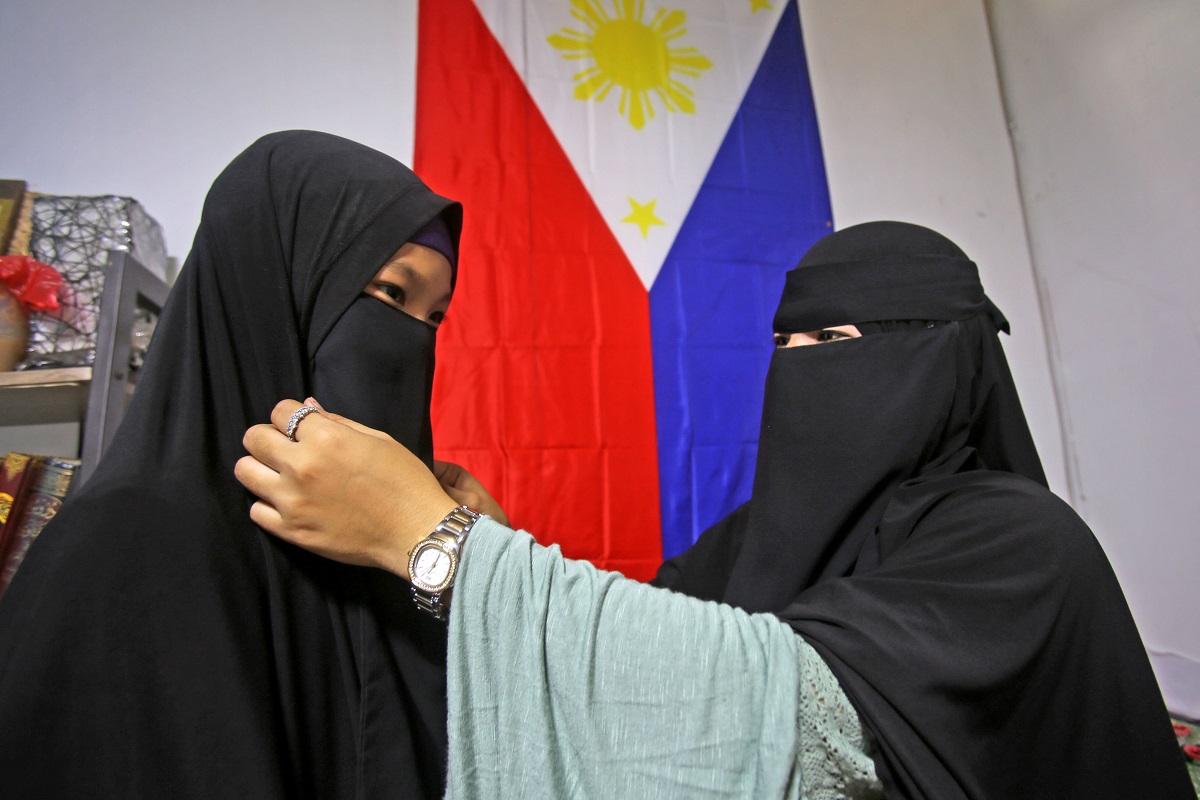 Philippine Muslims prepare for Eid'l Adha | Photos | GMA News Online