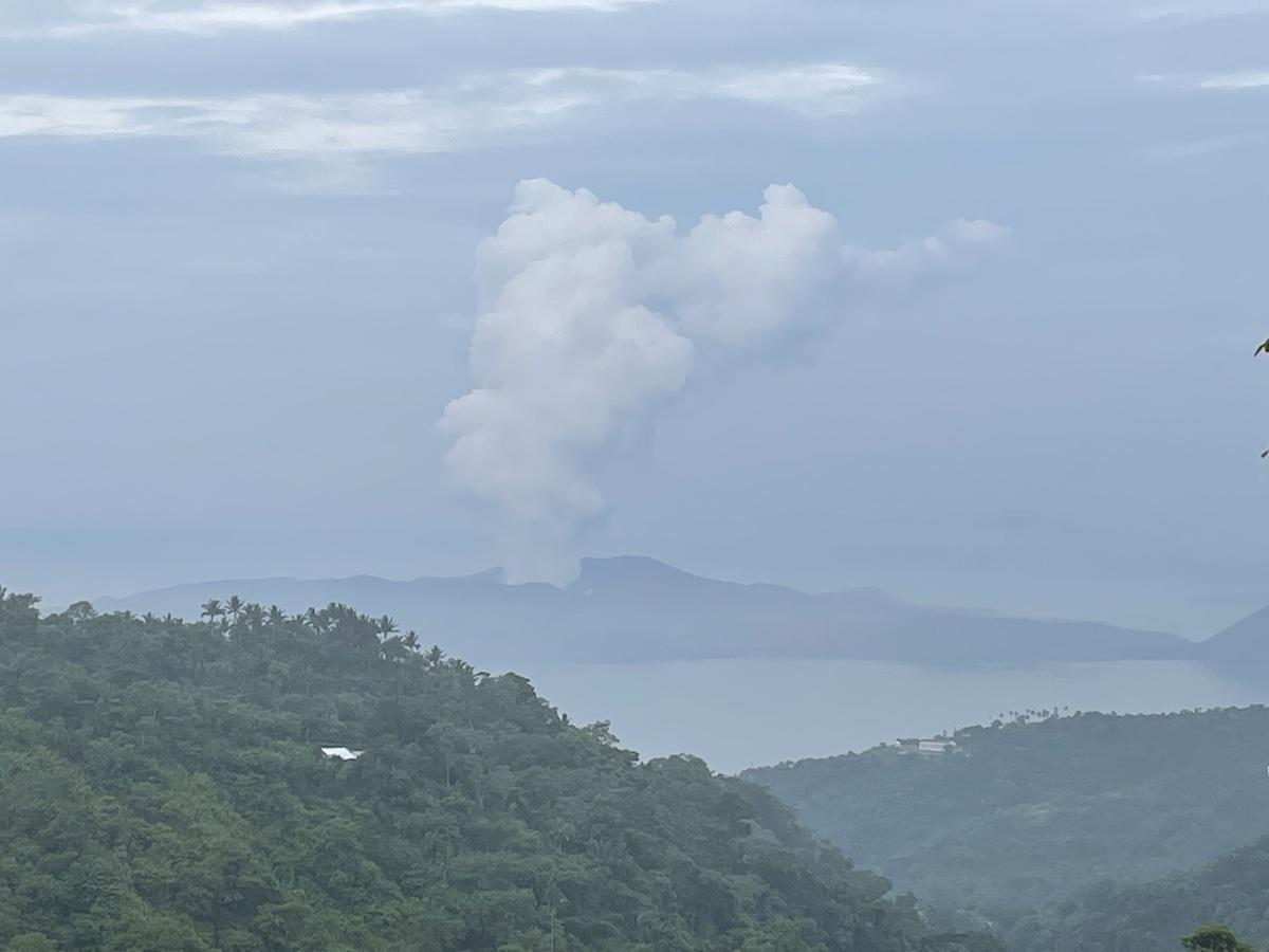 Taal Volcano continues gas upwelling | Photos | GMA News Online