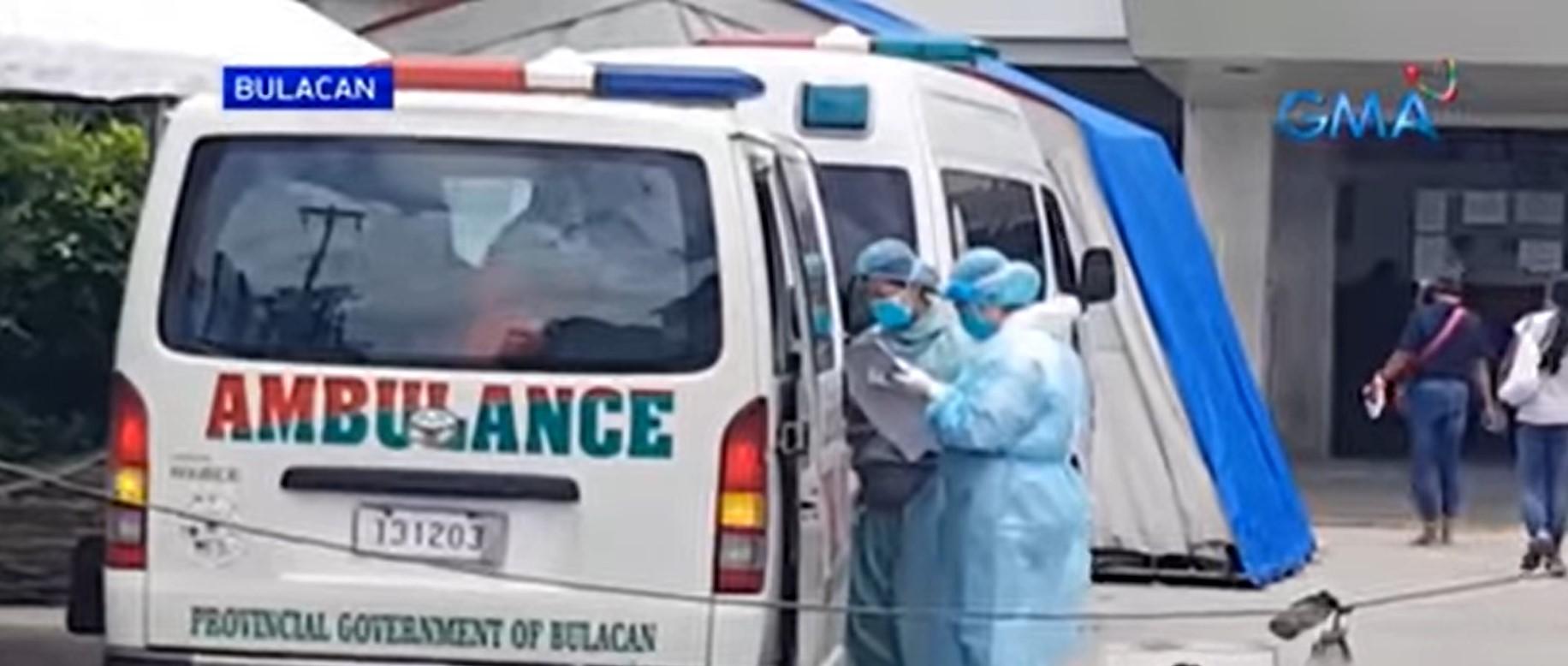 Ambulances wait 4 hours in line at Bulacan Medical Center | GMA News Online