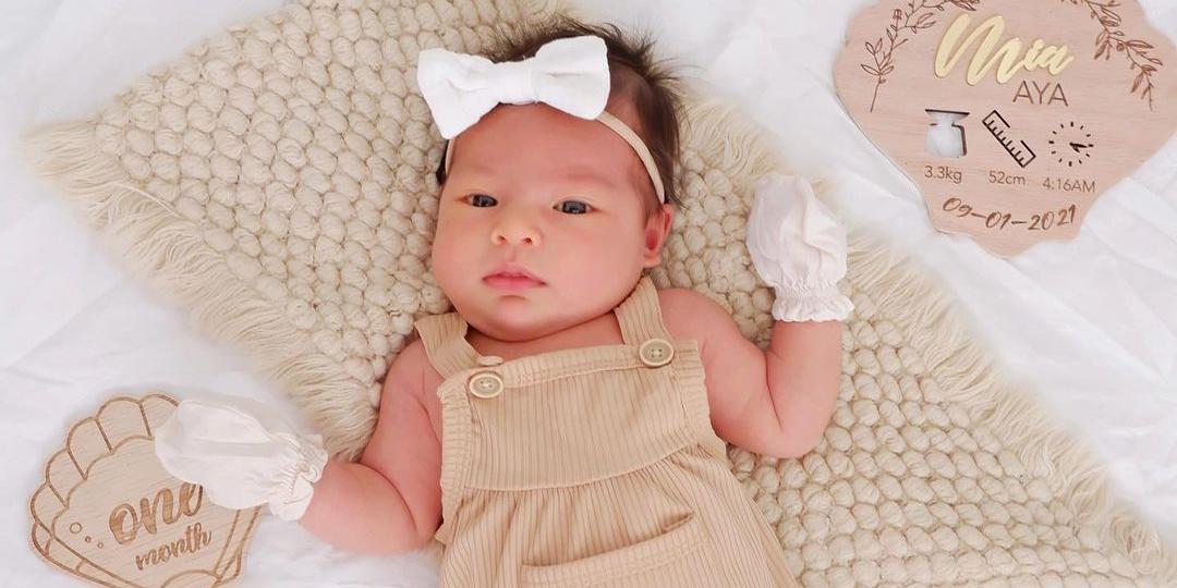 Sam Pinto marks daughter Mia's first month of life with adorable photo ...