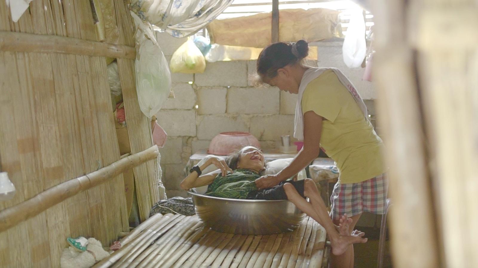 30-year-old woman in Leyte spent two decades in a banyera | GMA News Online