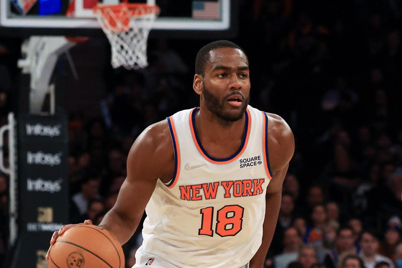 Alec Burks scores 17 in 4th, pushes Knicks past Rockets | GMA News Online