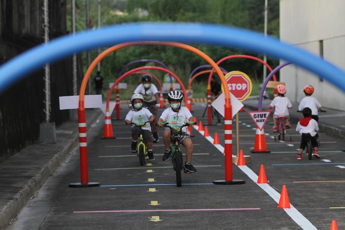 Kids enjoy National Bicycle Day | Photos | GMA News Online