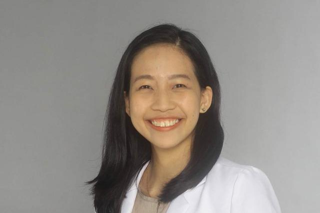 Former DLSU setter Mika Esperanza now a licensed doctor | GMA News Online