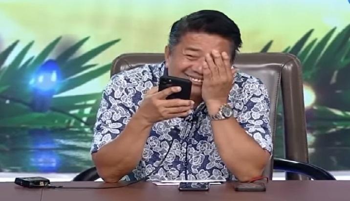 Lucky caller, patapos na ang usapan bago mapansin na si Kuya Wil ang ...