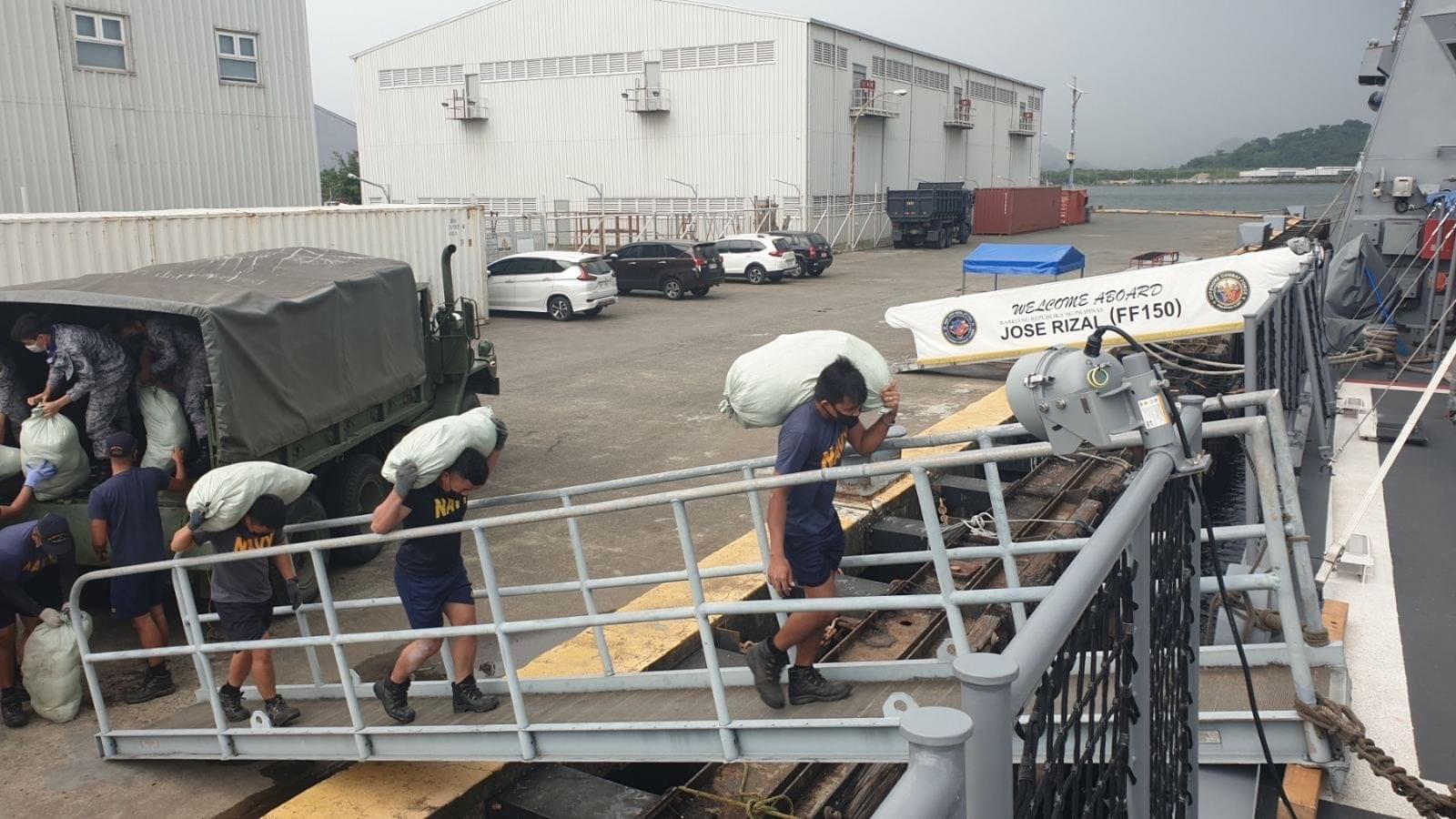 Philippine Navy conducts rescue, relief missions in Palawan | GMA News ...