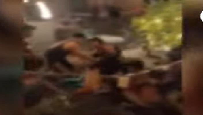 Rambol ng 2 grupo sa isang resto bar, sumiklab dahil daw sa P500 na ... Rambol ng 2 grupo sa isang resto bar, sumiklab dahil daw sa P500 na ...