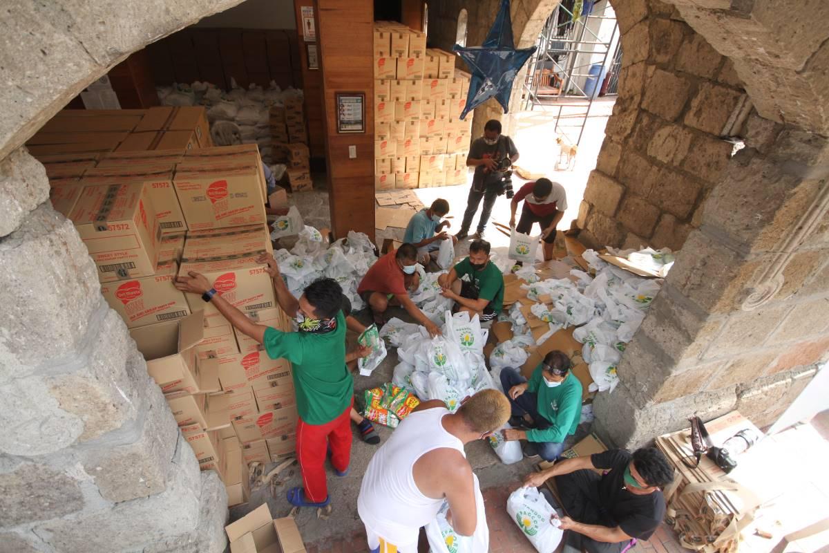 Relief goods being prepared for Typhoon Odette victims | Photos | GMA ...