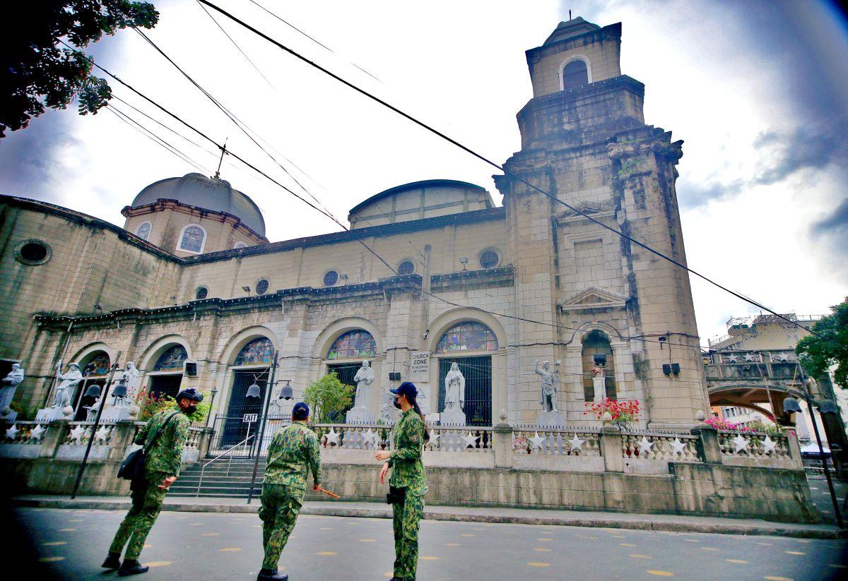 Cops secure Tondo Church ahead of Sto. Niño feast | Photos | GMA News ...
