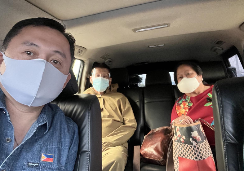Duterte in PPE, face shield goes on car ride with doctor | GMA News Online