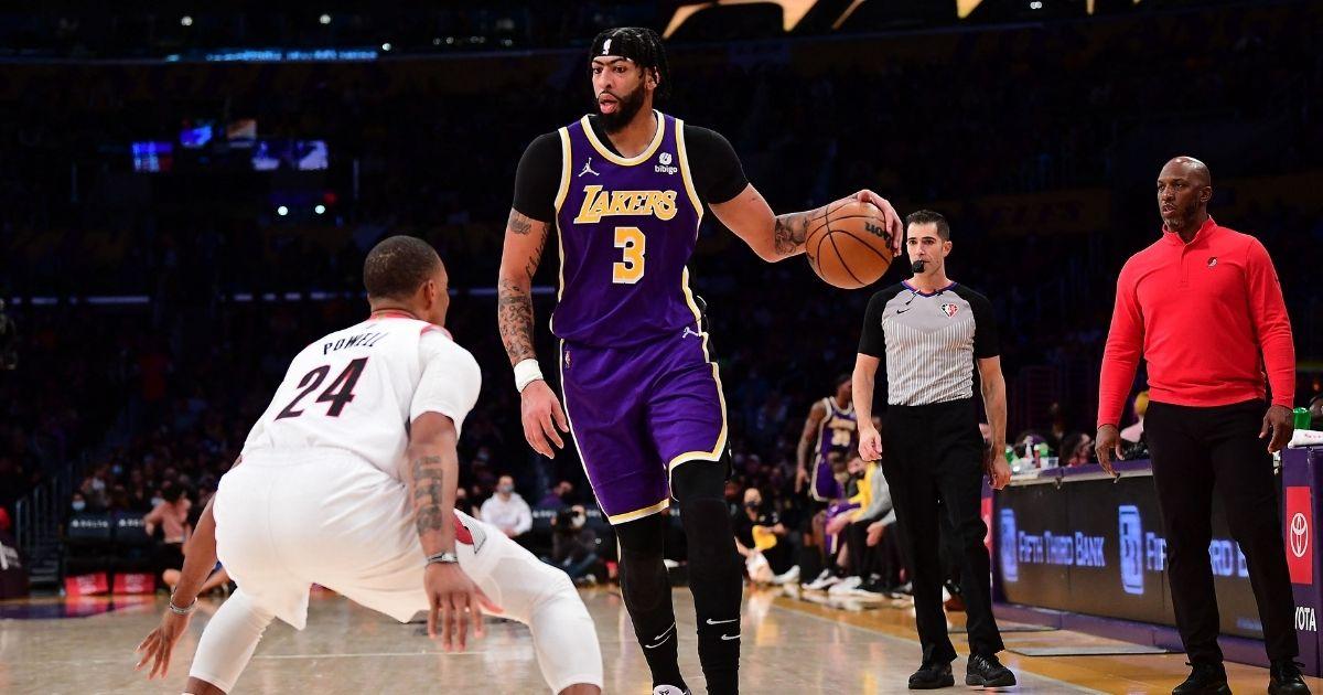 Anthony Davis, Carmelo Anthony lead Lakers win over Blazers │ GMA News ...