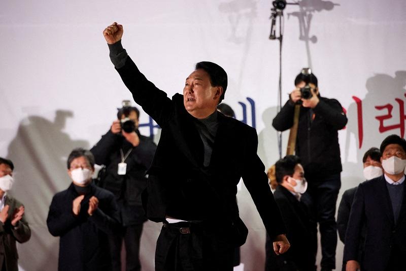 South Korean Opposition Candidate Yoon Elected President Gma News Online