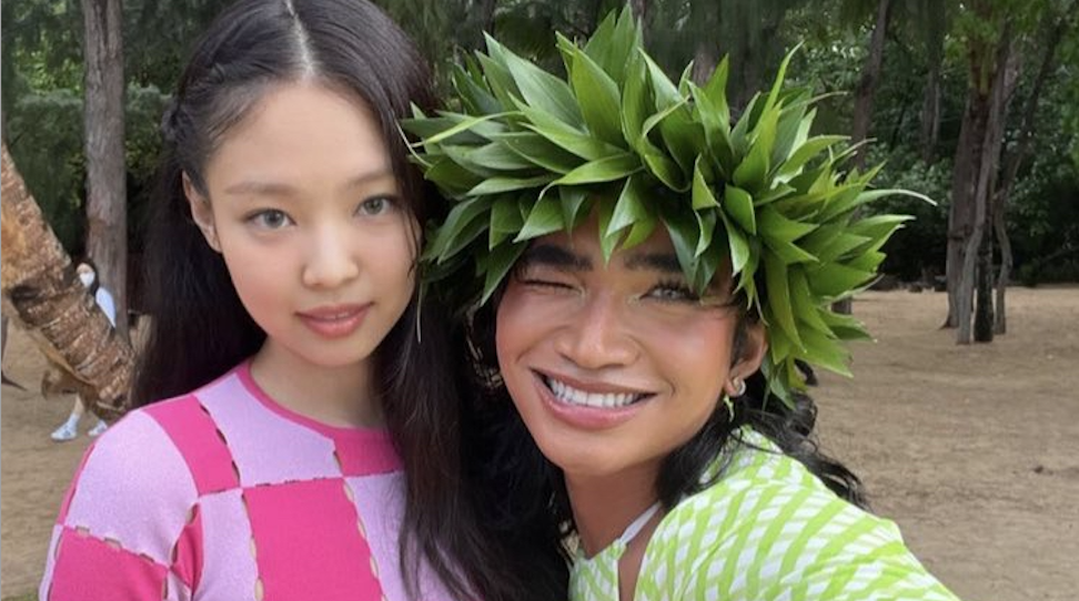 Bretman Rock and BLACKPINK's Jennie pose for a selfie in Hawaii | GMA ...