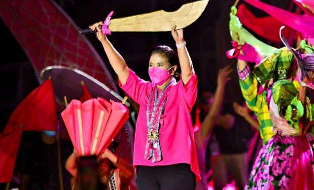 Leni says supporters, local execs still showing up despite 'harassment ...