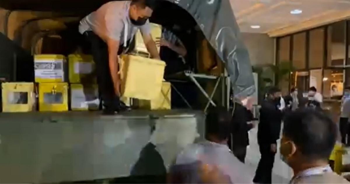 Ballot boxes containing COCs delivered to House from Senate | GMA News ...