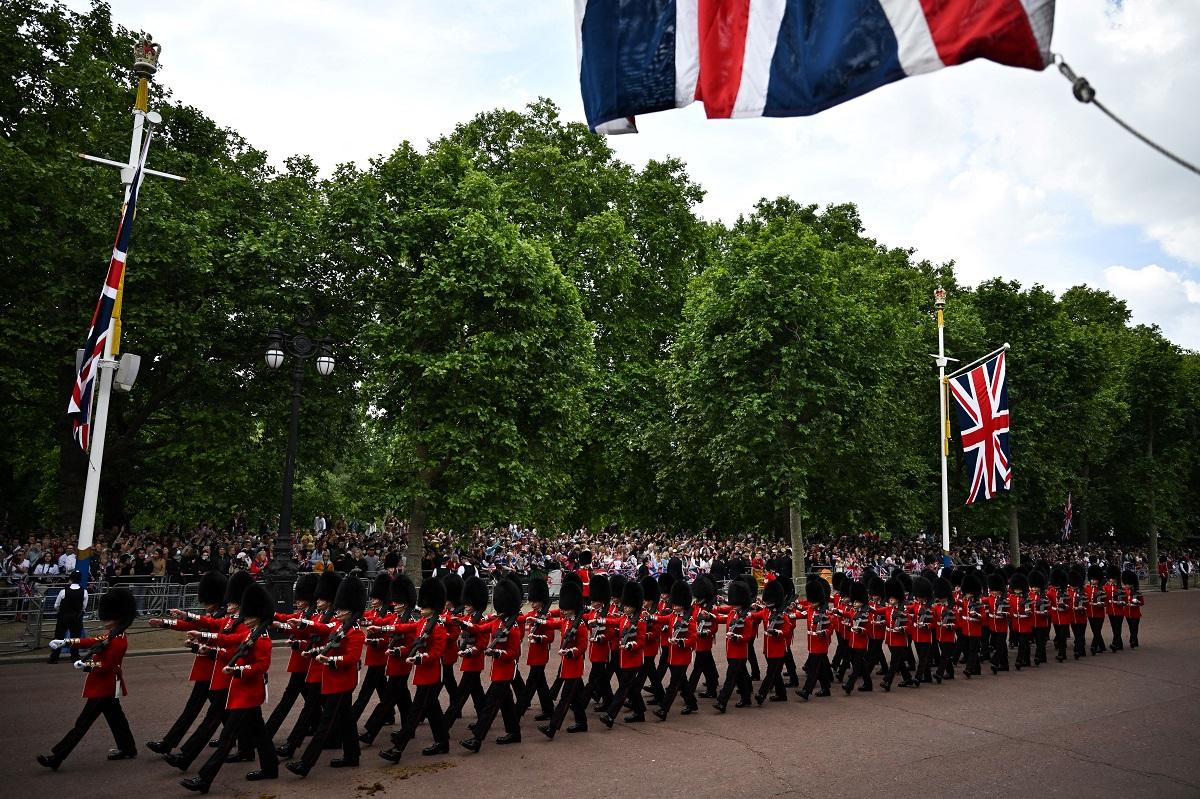 In UK, military parade kicks off Queen’s historic jubilee celebrations ...