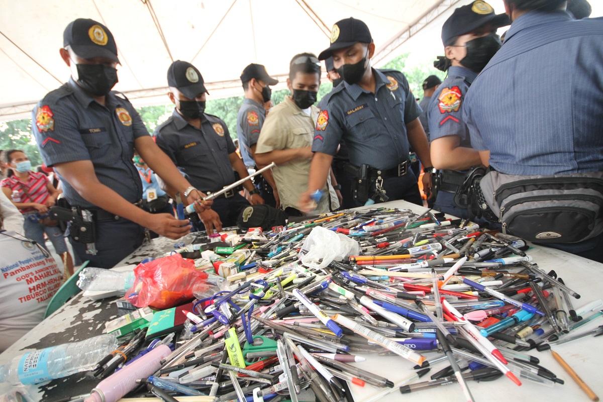 Cops monitor ‘Salamat, PRRD’ event on Sunday | Photos | GMA News Online