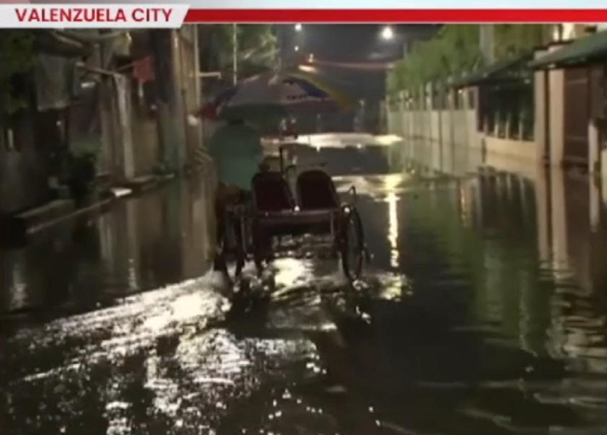 Barangay in Valenzuela City flooded due to damaged Bulacan dike | GMA ...