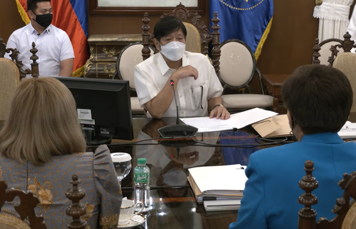 Marcos discusses COVID-19 with DOH execs in Palace meeting | GMA News ...