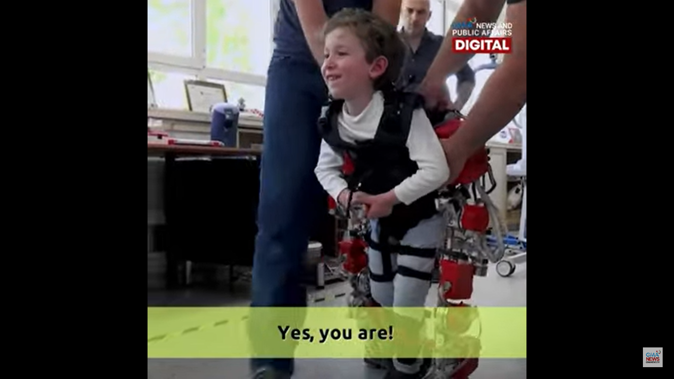 Bionic exoskeleton, tinutulungang makalakad at makapaglaro ang mga ...