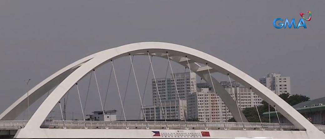 Binondo-Intramuros arch bridge draws crowd | GMA News Online