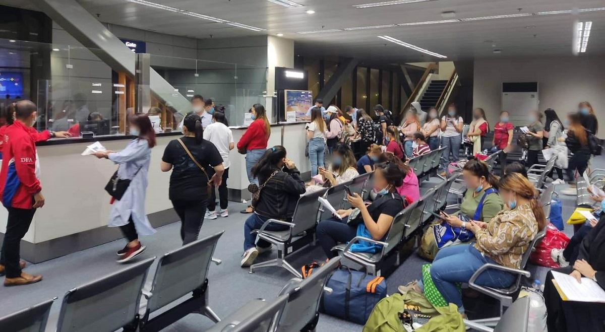 350 overseas Filipinos repatriated from Kuwait —DFA | GMA News Online